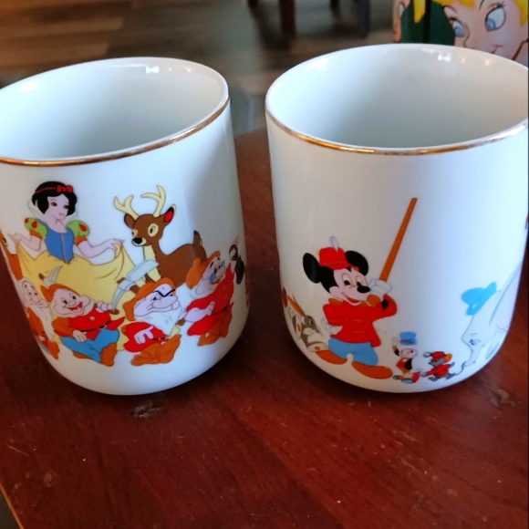 Disney | Dining | 2 Mug Set Of Disney Character Ceramic Mugs Disneyland ...